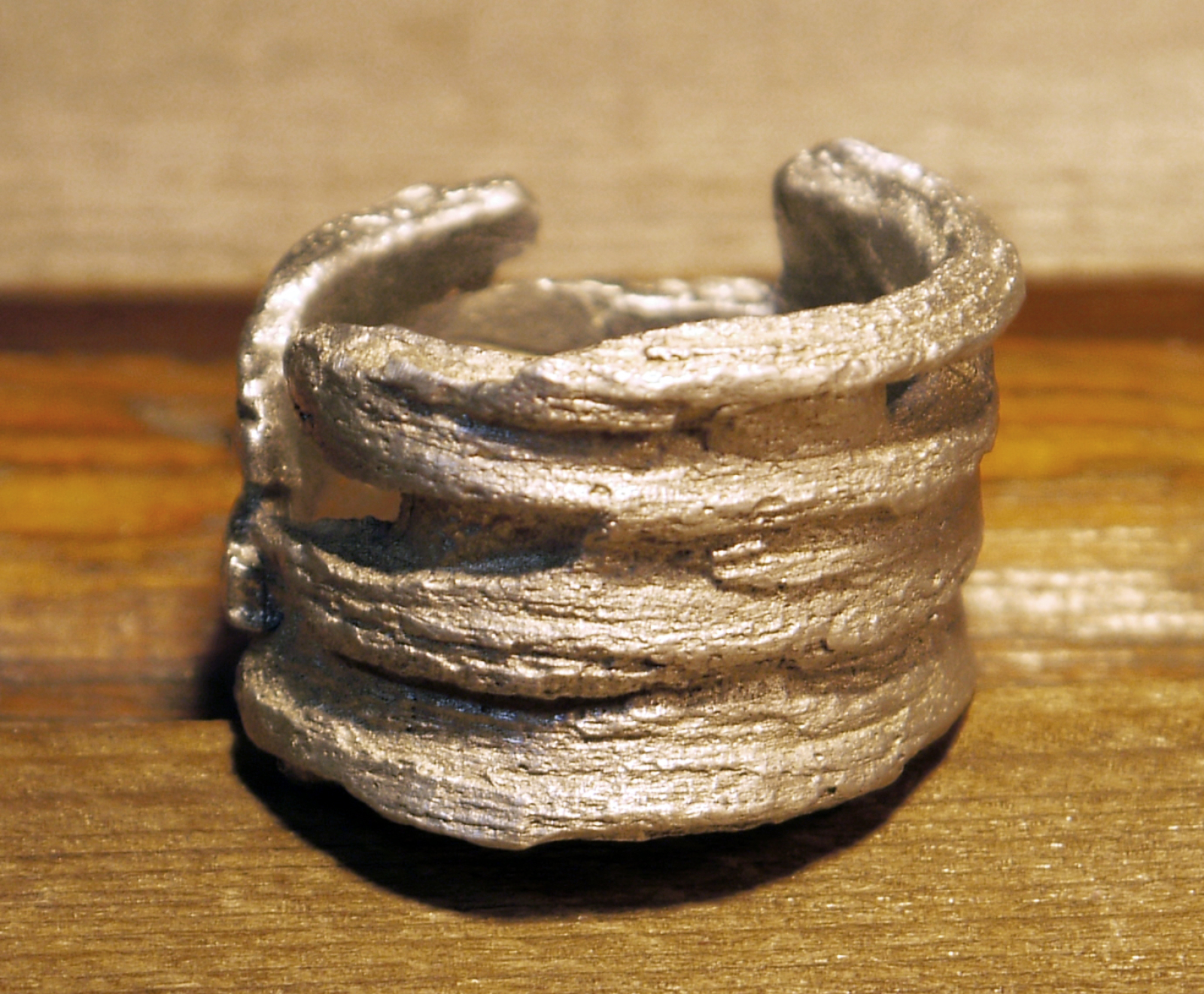 Unisex pewter organic wood look ring | Jomama